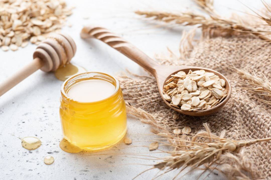 Easy Homemade Honey And Oatmeal Scrub Diy Wellness Sparkles
